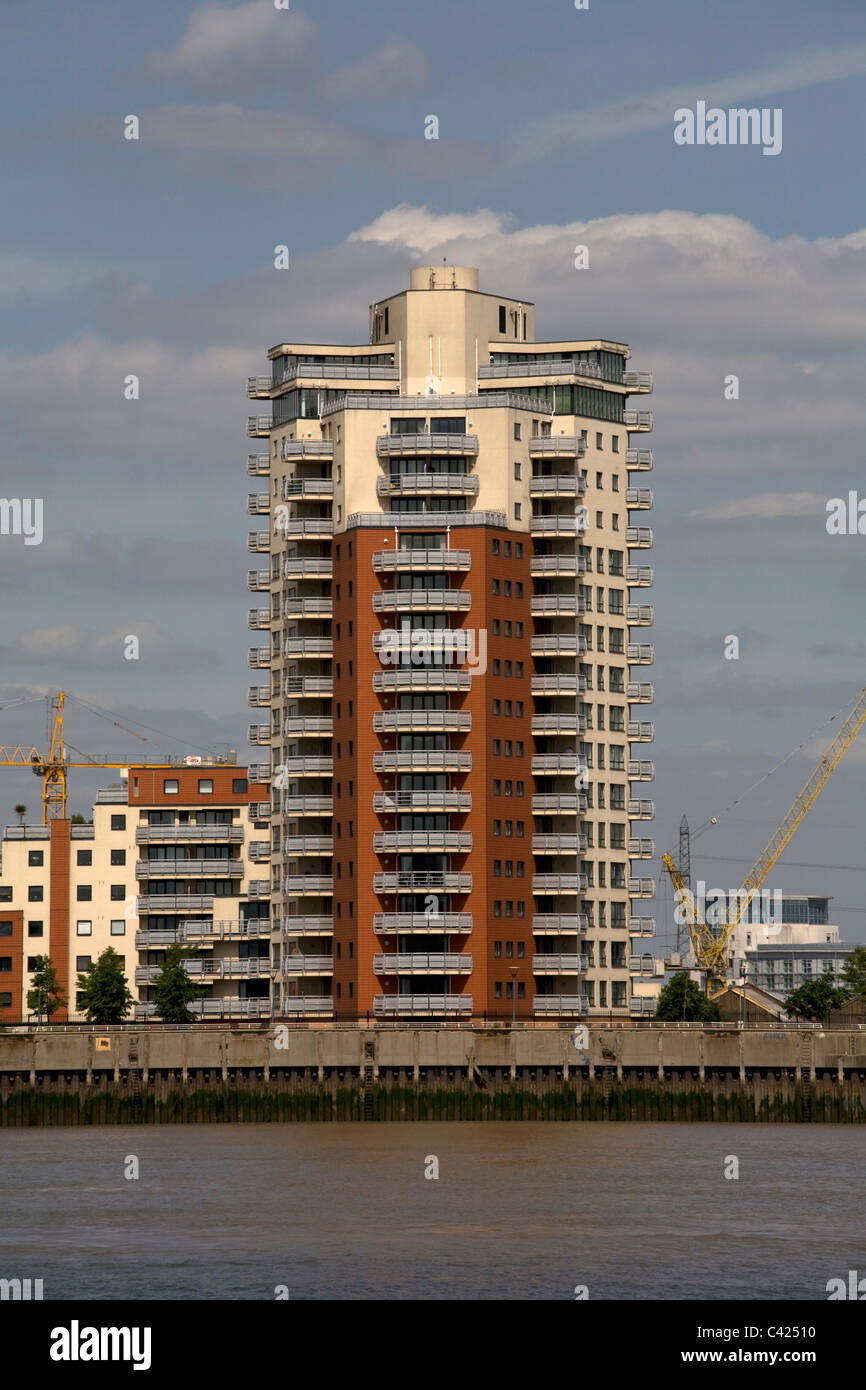 modern apartment block tower hamlets london england Stock Photo - Alamy