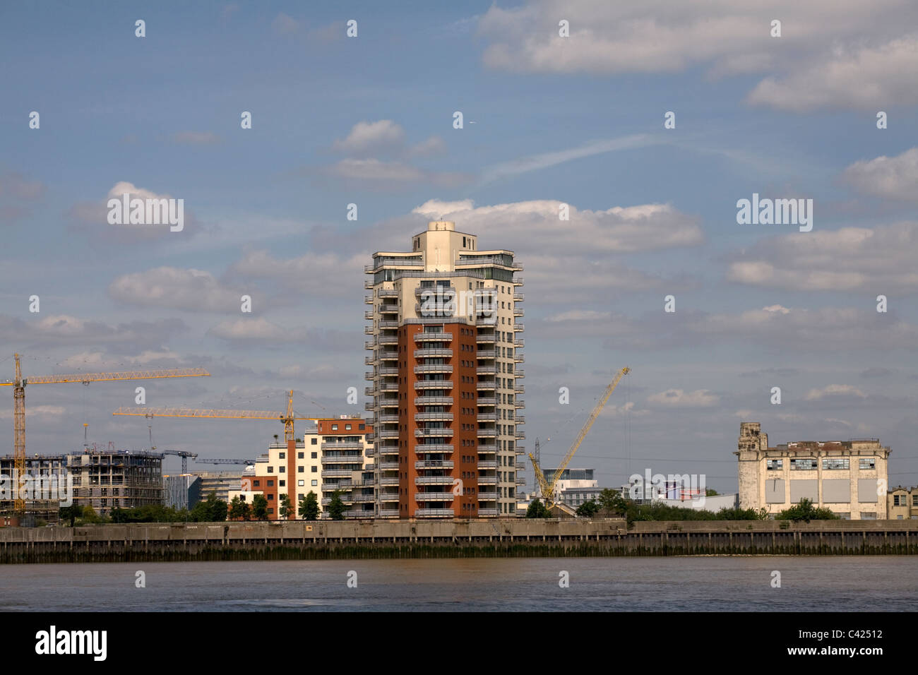 modern apartment block tower hamlets london england Stock Photo - Alamy