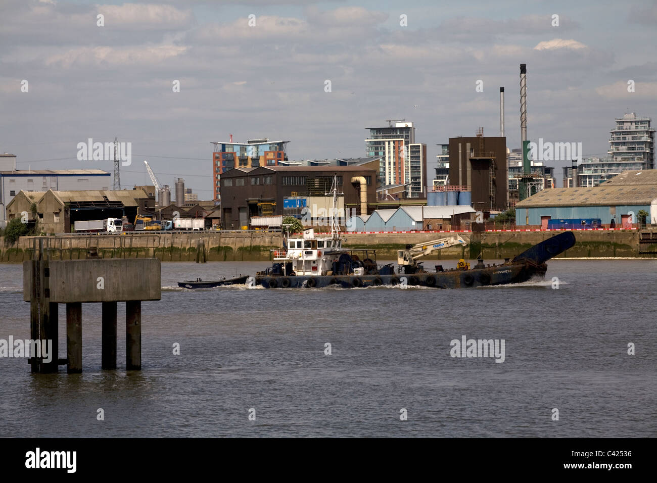 river thames silvertown london england Stock Photo - Alamy