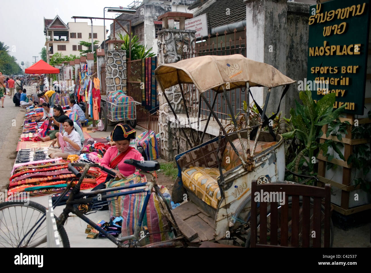 Busy working lady on street hi-res stock photography and images - Alamy