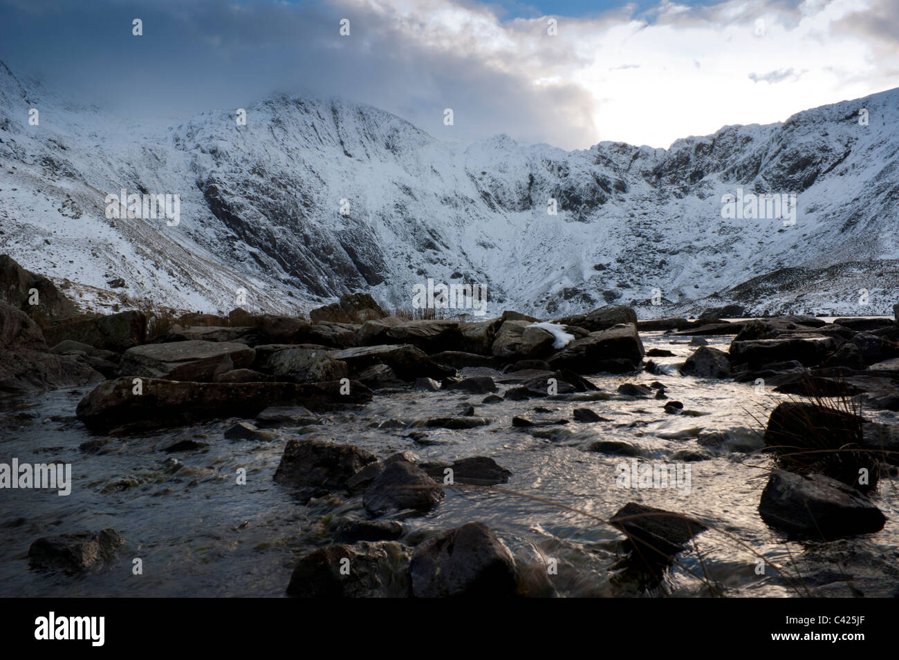 Llyn ogwen and the ogwen valley in winter hi-res stock photography and ...