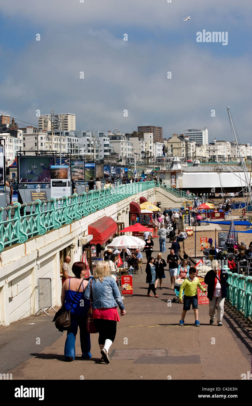 Seafront enjoyment hi-res stock photography and images - Alamy