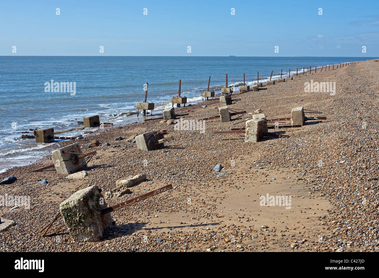 Beach defences ww2 hi-res stock photography and images - Alamy