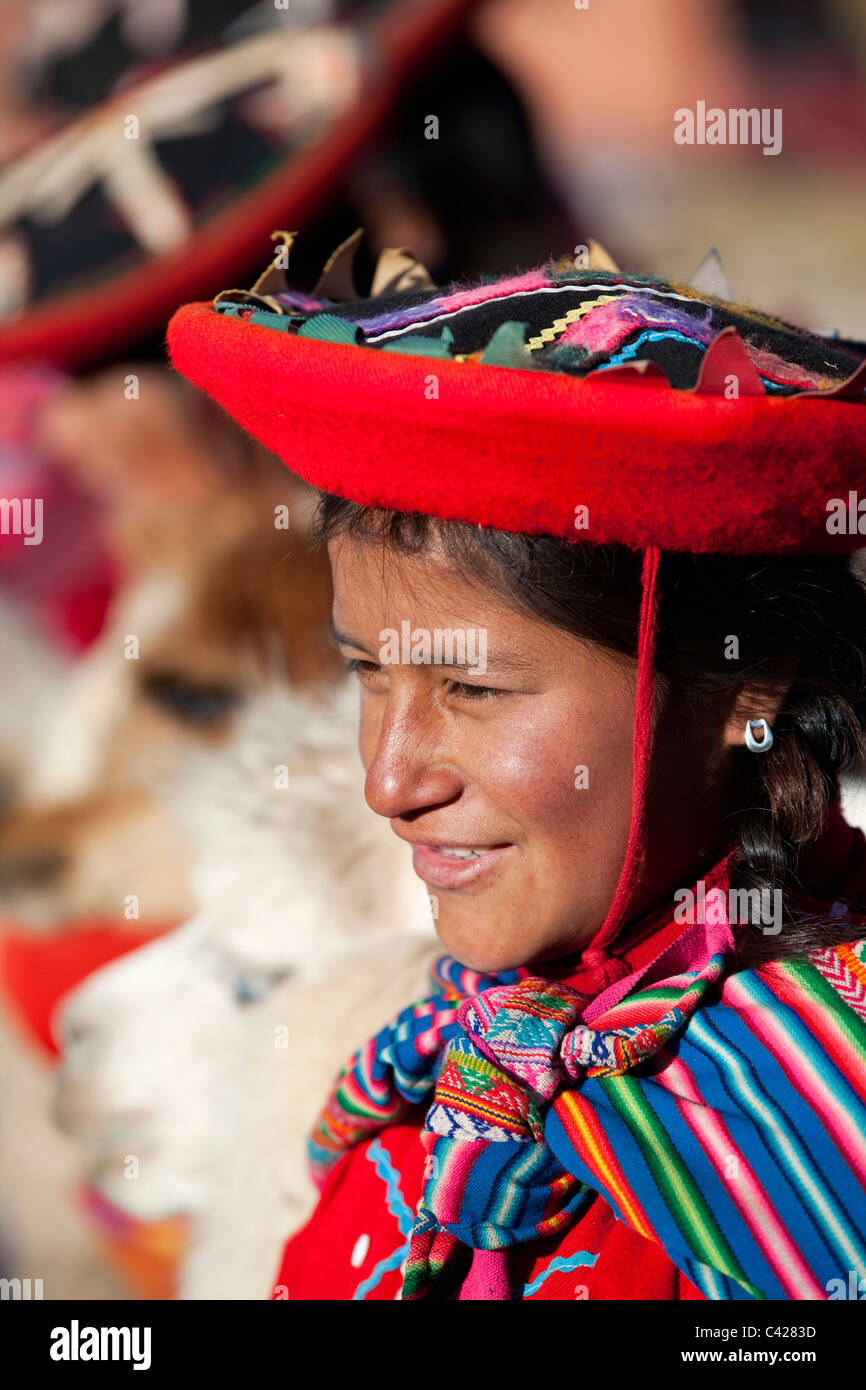 Peruvian indian women hi-res stock photography and images - Alamy