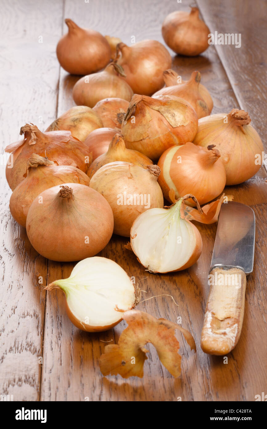 Small onions hi-res stock photography and images - Alamy