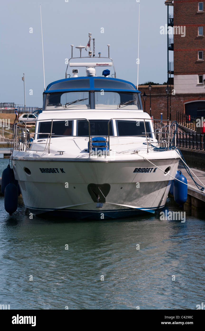 Front View Of A Luxury Motor Yacht Stock Photo - Alamy