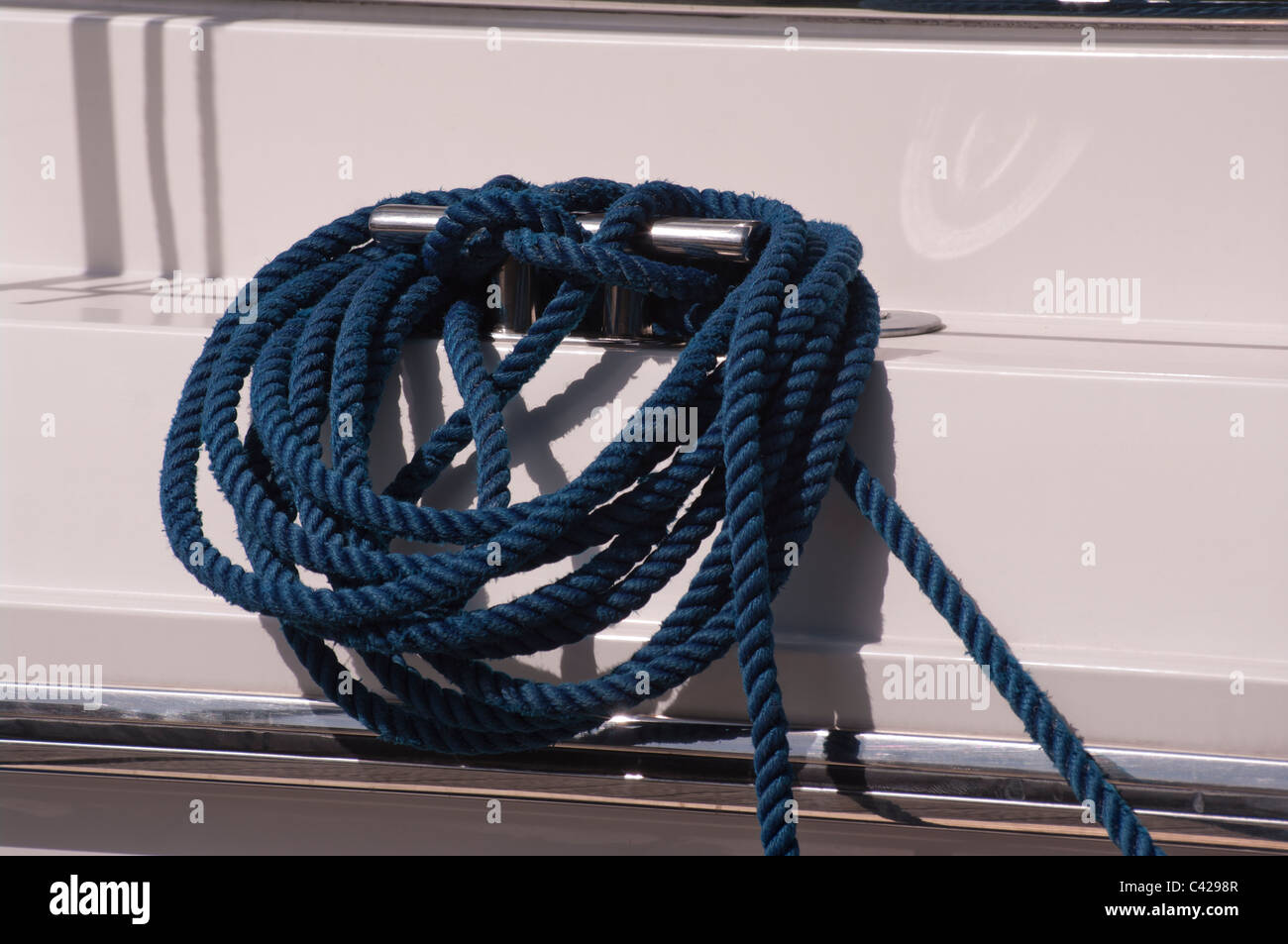 Round a boat hi-res stock photography and images - Alamy