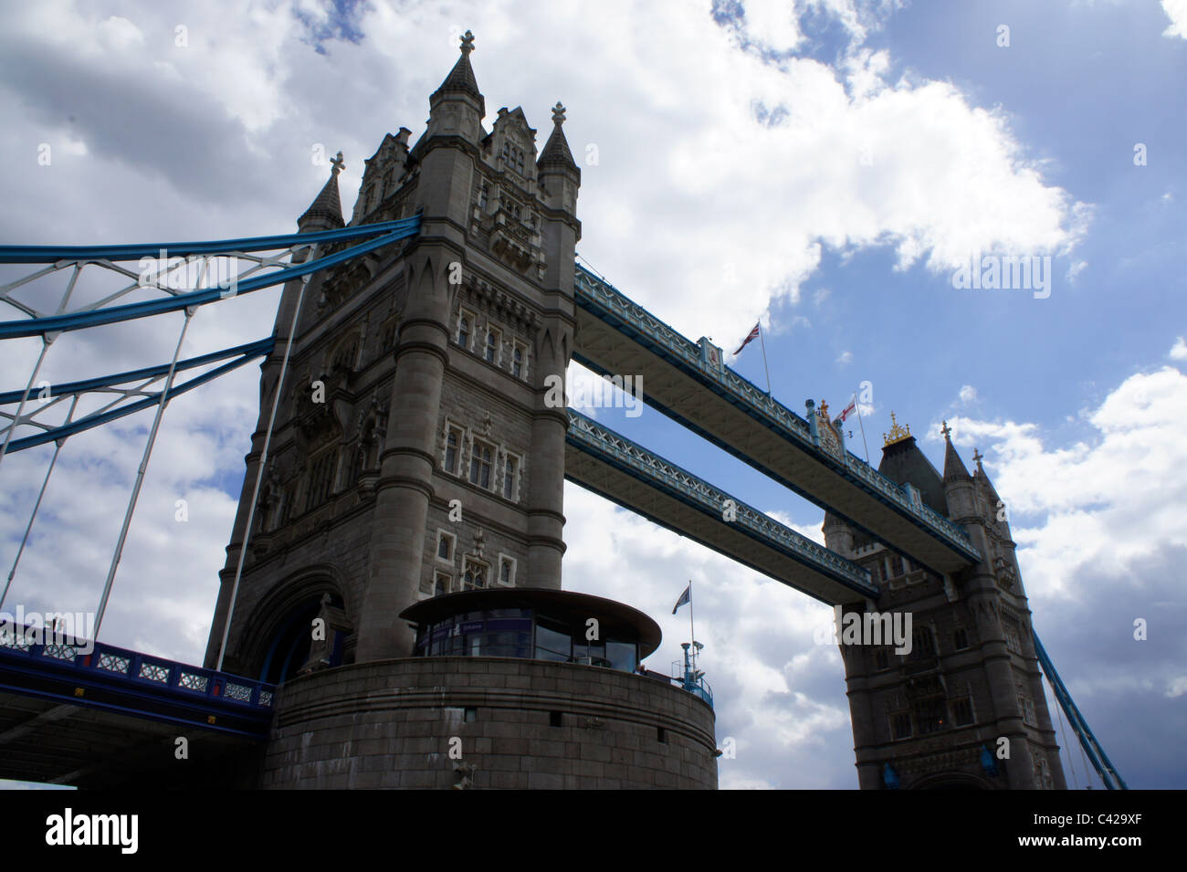 Tower bridge london river thames hi-res stock photography and images ...