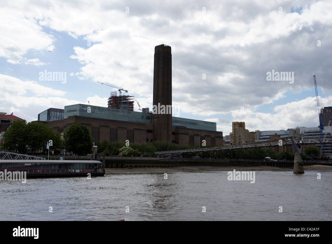 Tate Modern, River Thames, London Stock Photo - Alamy