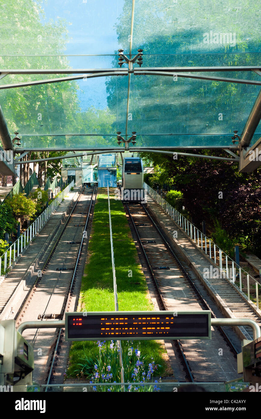 Funicular paris hi-res stock photography and images - Alamy