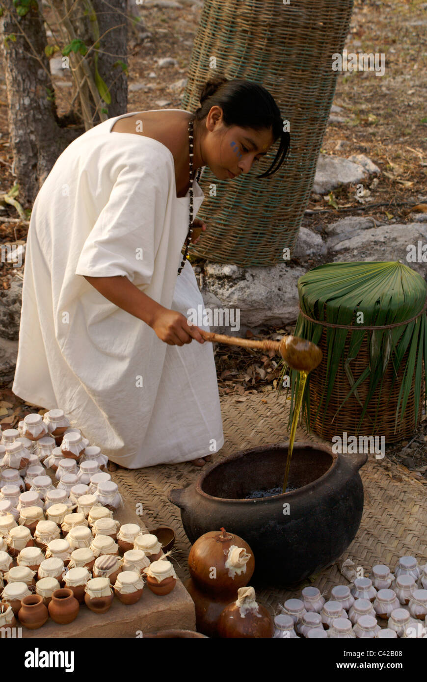 Maya woman mexico hi-res stock photography and images - Alamy