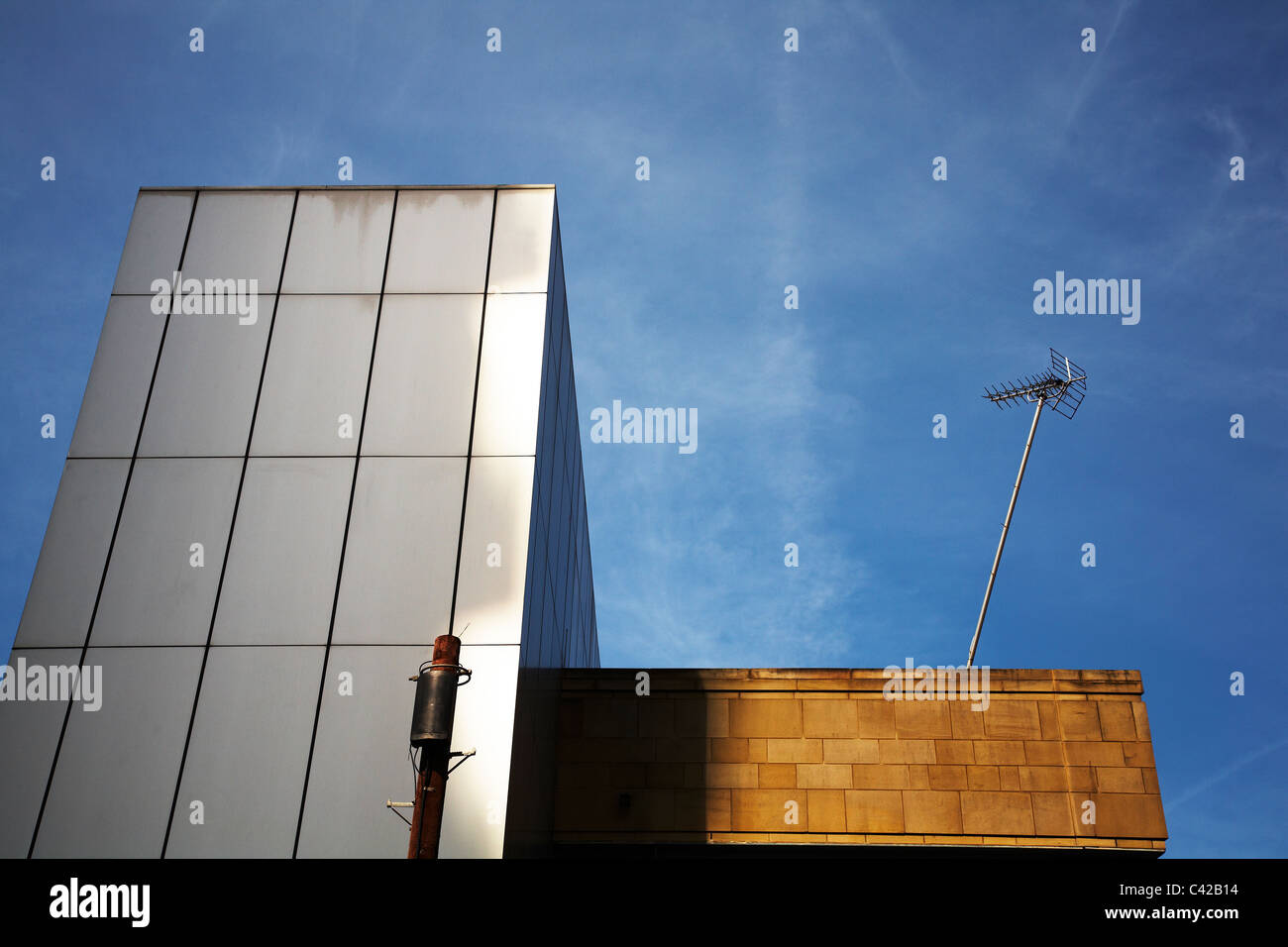 Antenna over building hi-res stock photography and images - Alamy