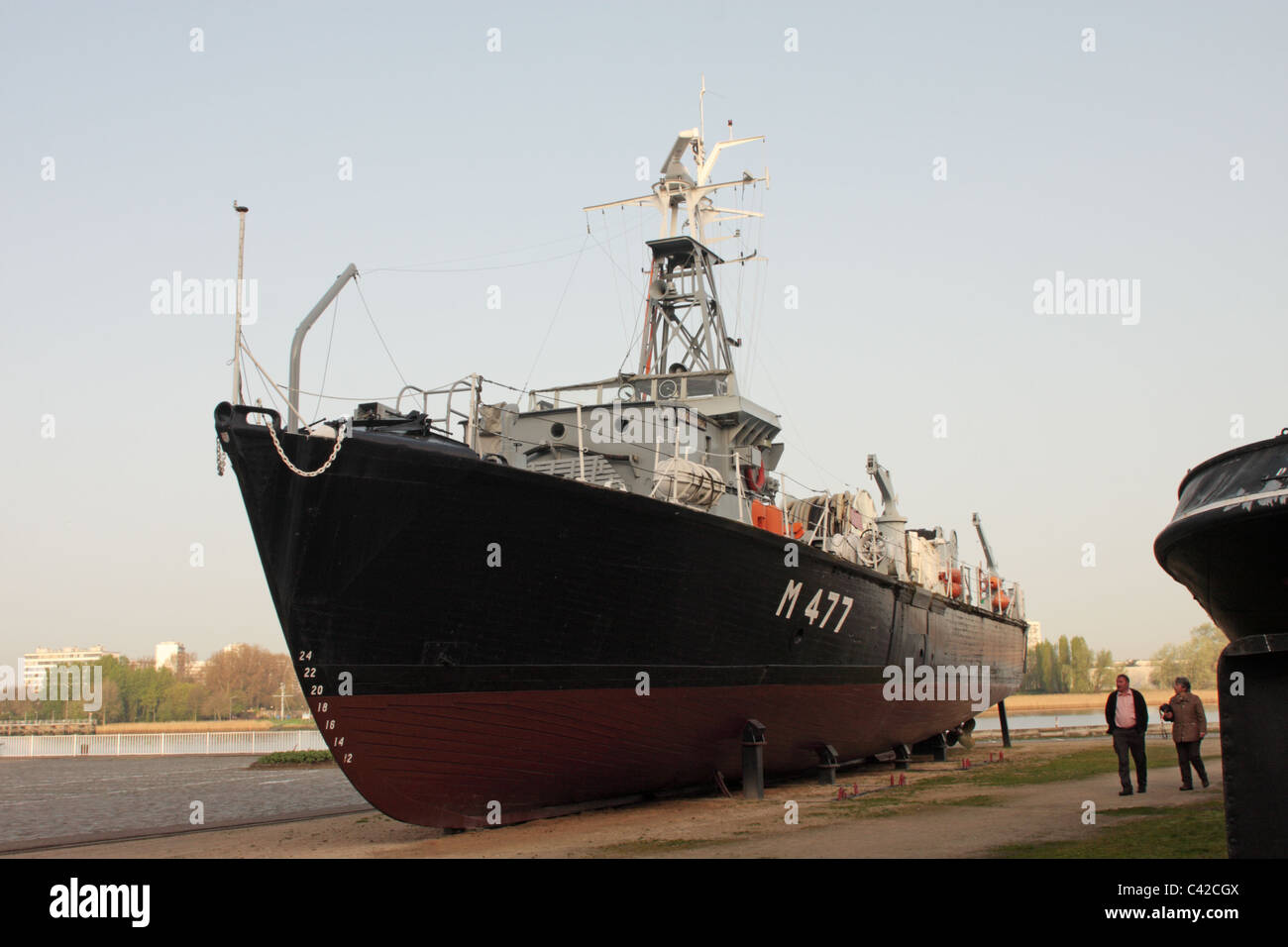 Ship boat minesweeper hi-res stock photography and images - Alamy