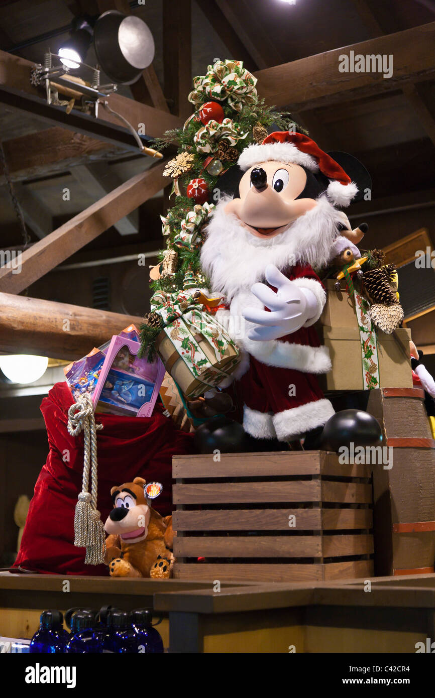 Disney store display hi-res stock photography and images - Alamy