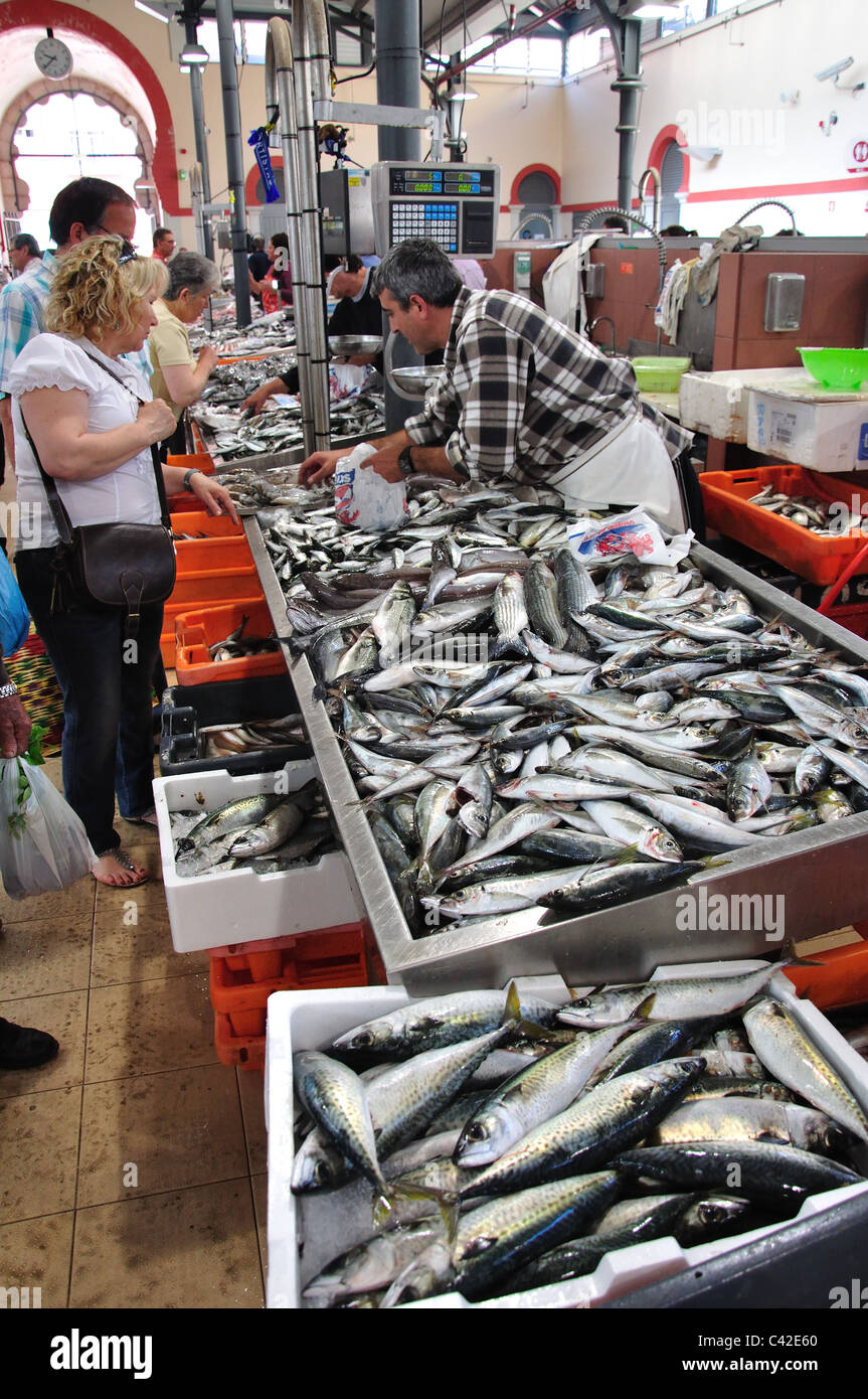 Fish stall in indoor fish market, Loulé Market, Loulé, Algarve Region ...