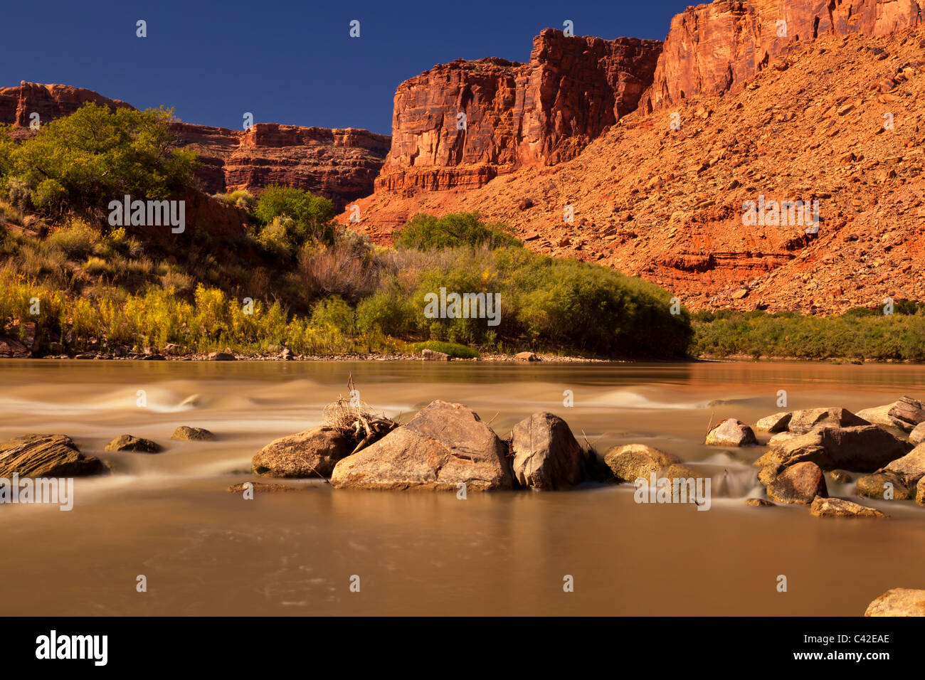 The water around us hi-res stock photography and images - Alamy