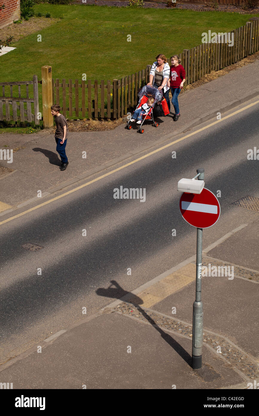 One way road sign hi-res stock photography and images - Alamy