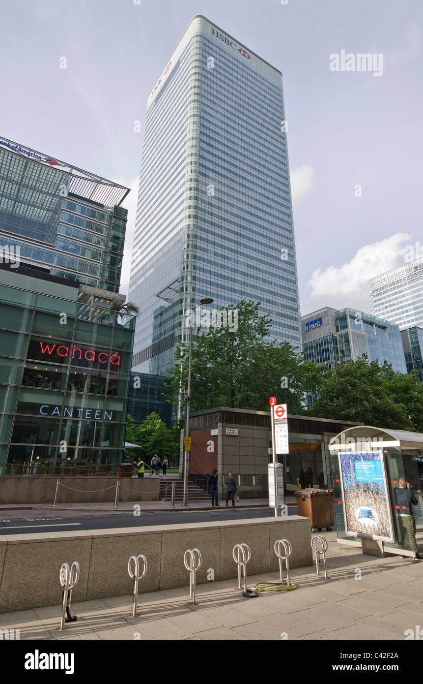 The hsbc tower canary wharf hi-res stock photography and images - Alamy