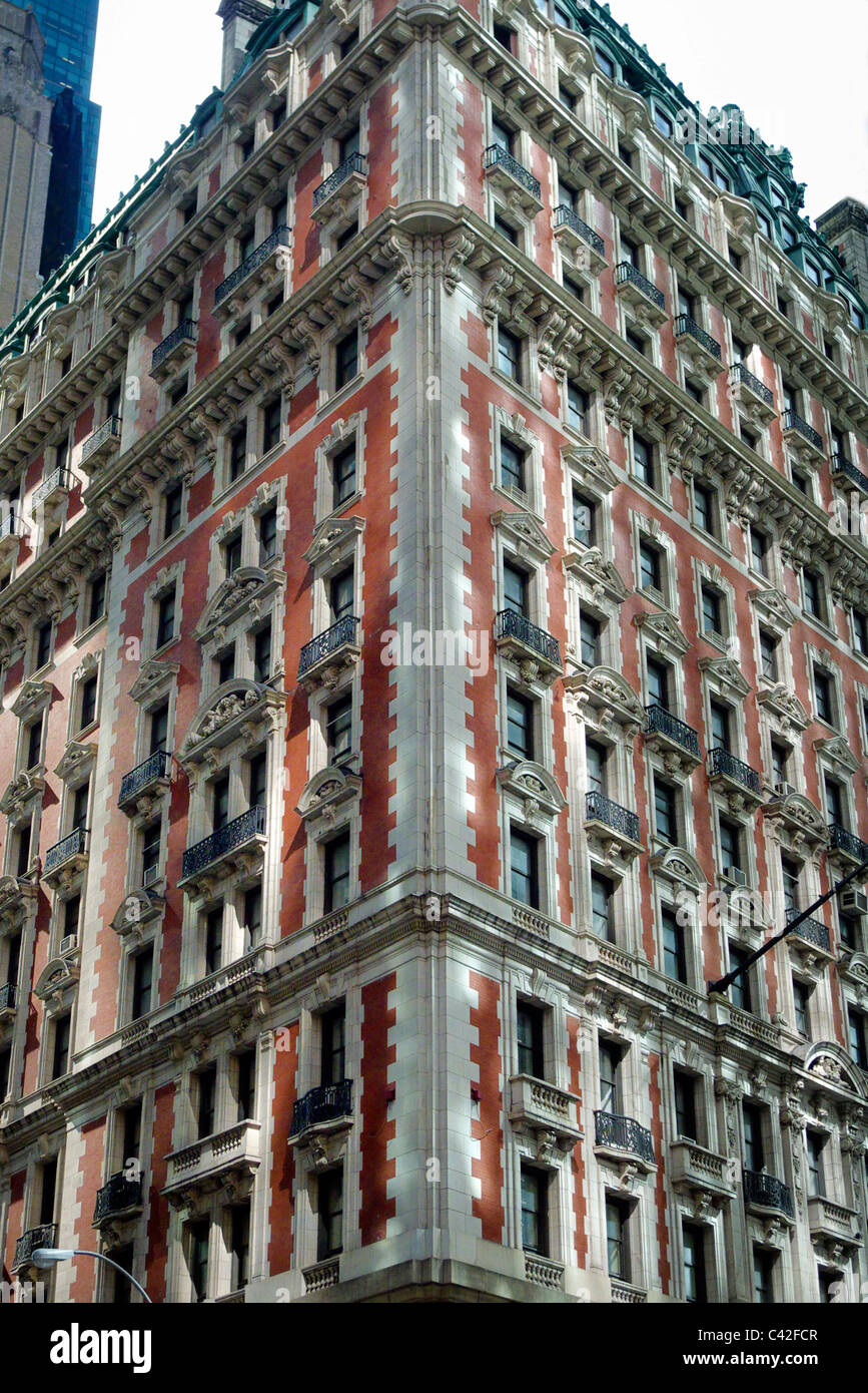 Old block flats building hi-res stock photography and images - Alamy