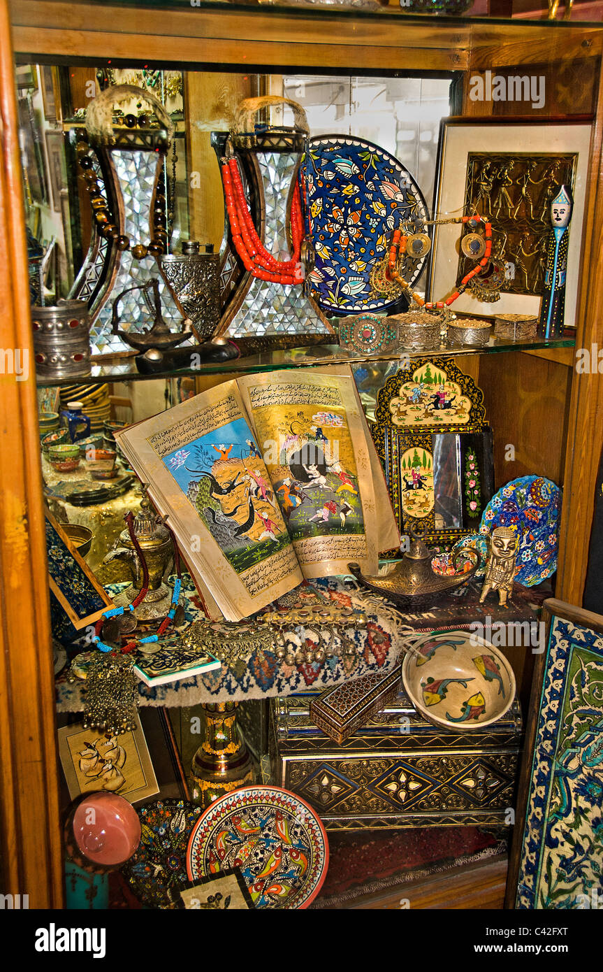 Damascus Syria Bazaar Souq art jewel antique shop Stock Photo - Alamy