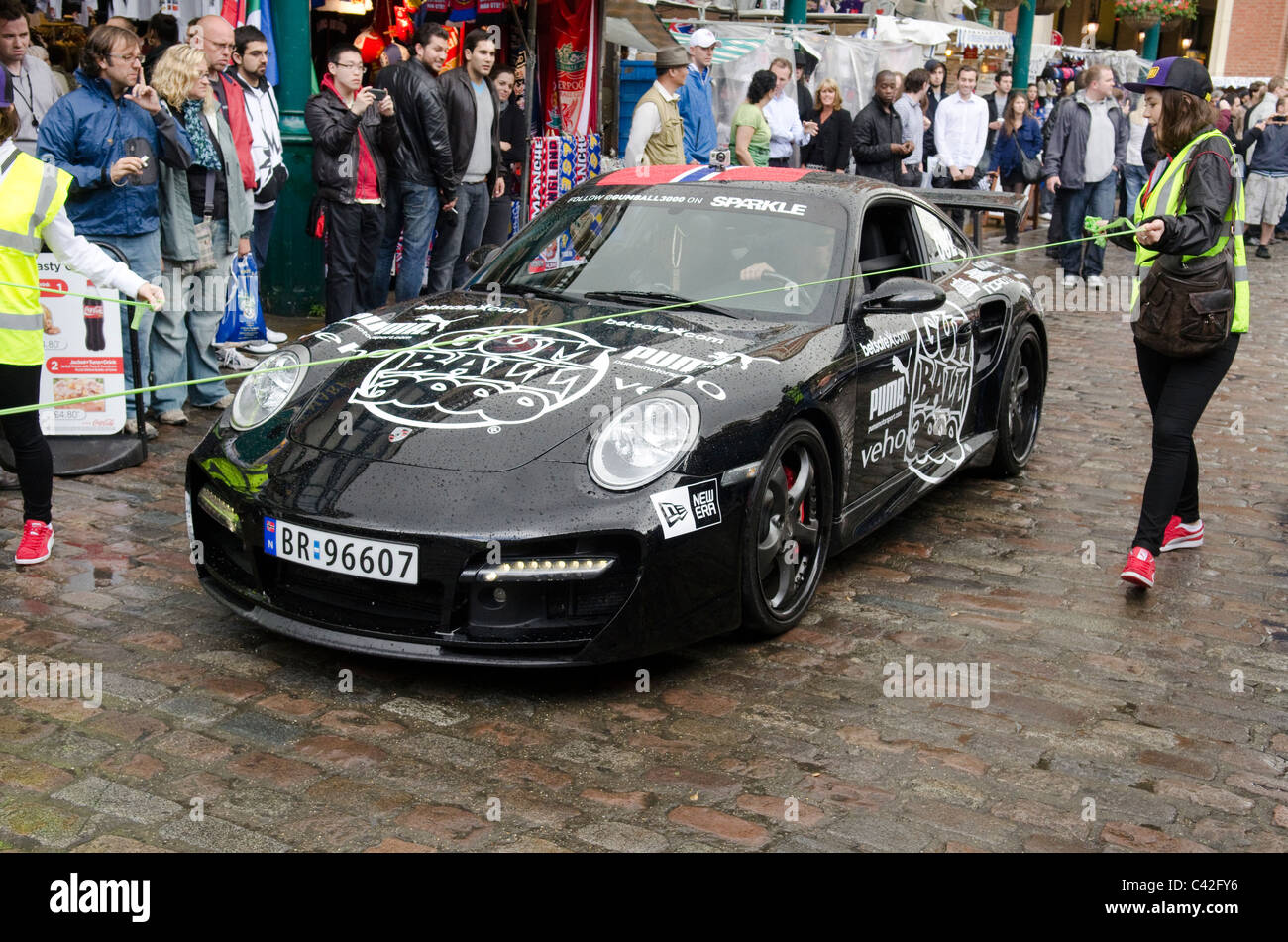 Gumball rally spectators hi-res stock photography and images - Alamy