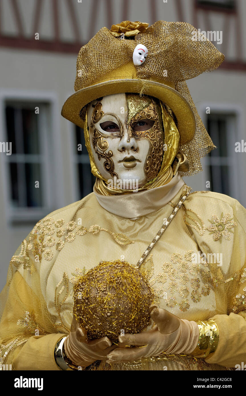 Venetian Carnival Mask - A portrait of one of the most beautiful masks ...