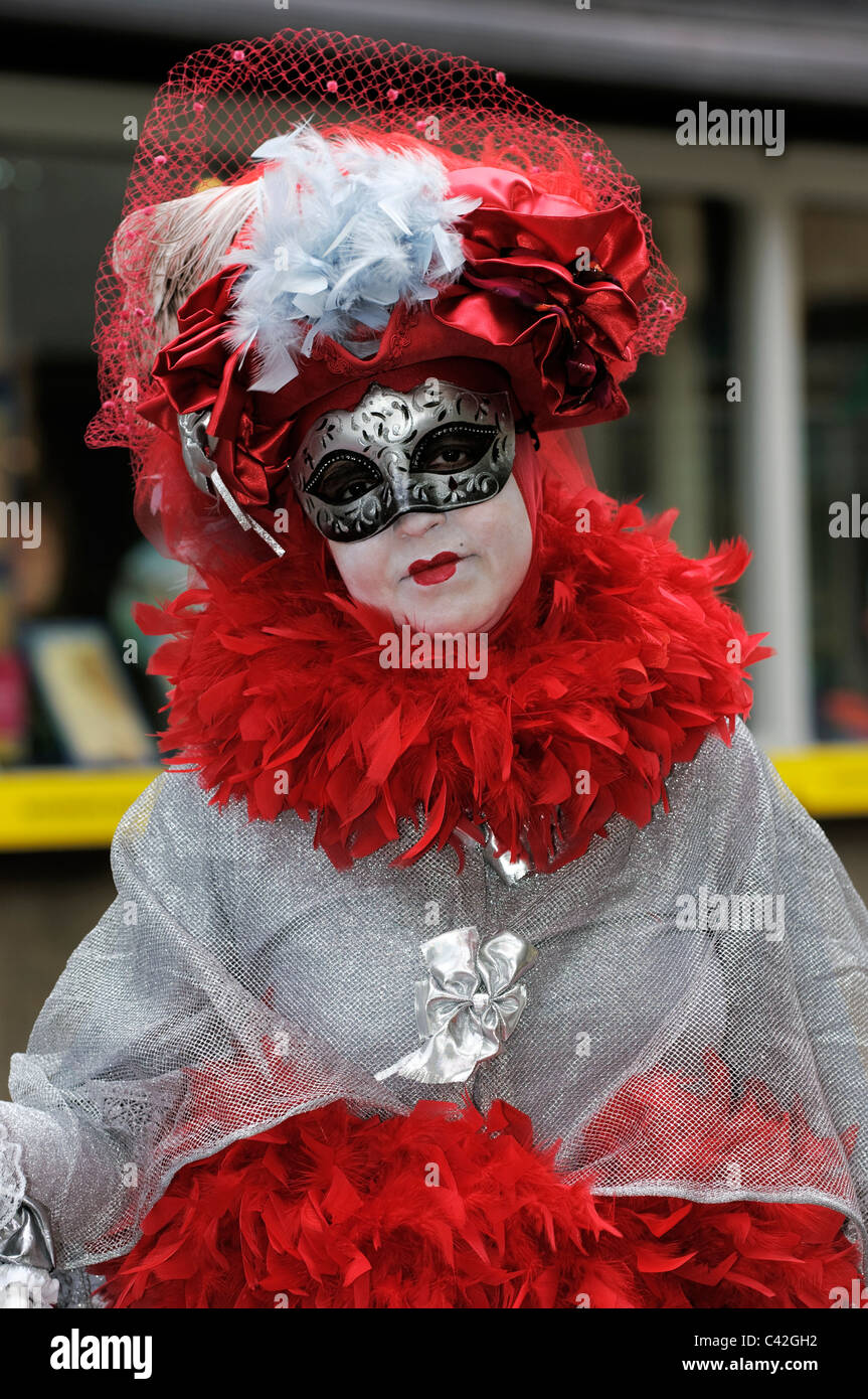 Venetian Carnival Mask - A portrait of one of the most beautiful masks ...