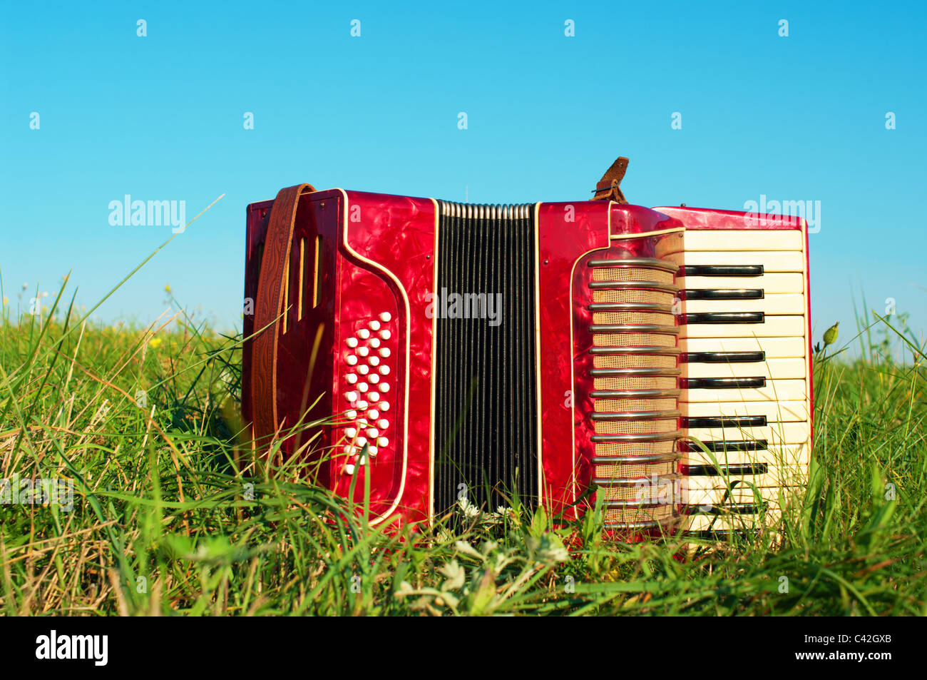 Red accordion hi-res stock photography and images - Alamy