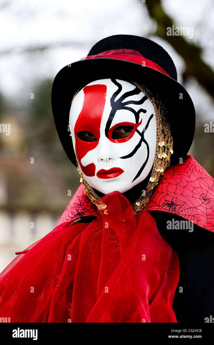 Venetian Carnival Mask - A portrait of one of the most beautiful masks ...