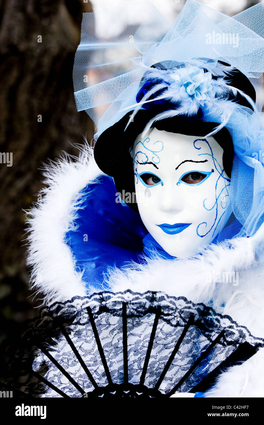 Venetian Carnival Mask - A portrait of one of the most beautiful masks ...