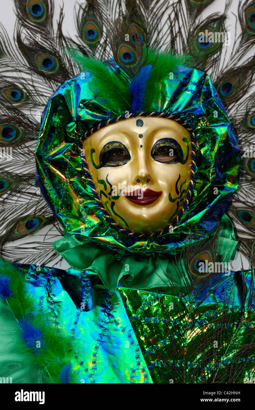 Venetian Carnival Mask - A portrait of one of the most beautiful masks ...