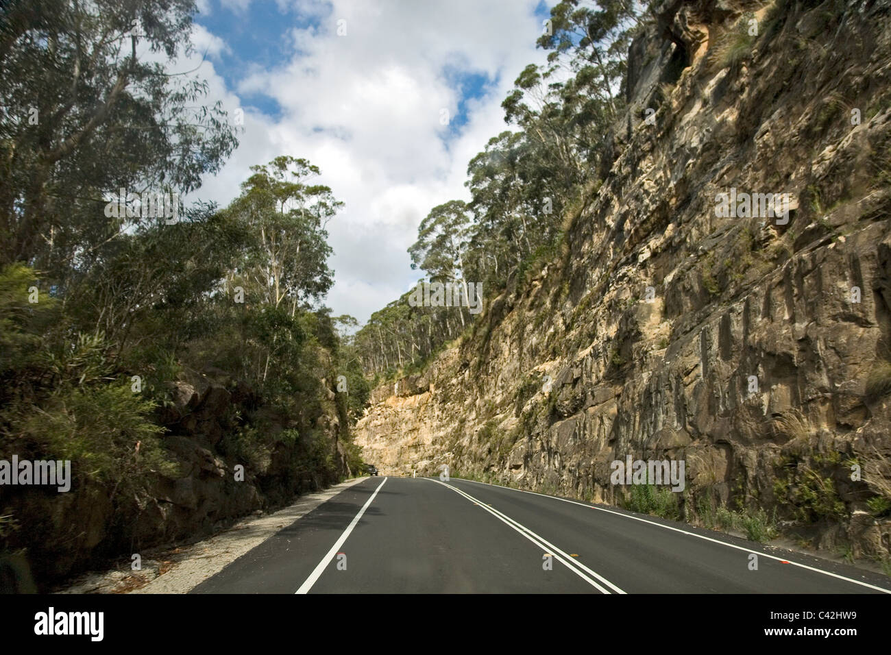 Outback asphalt road Au Blue Mountains Stock Photo - Alamy