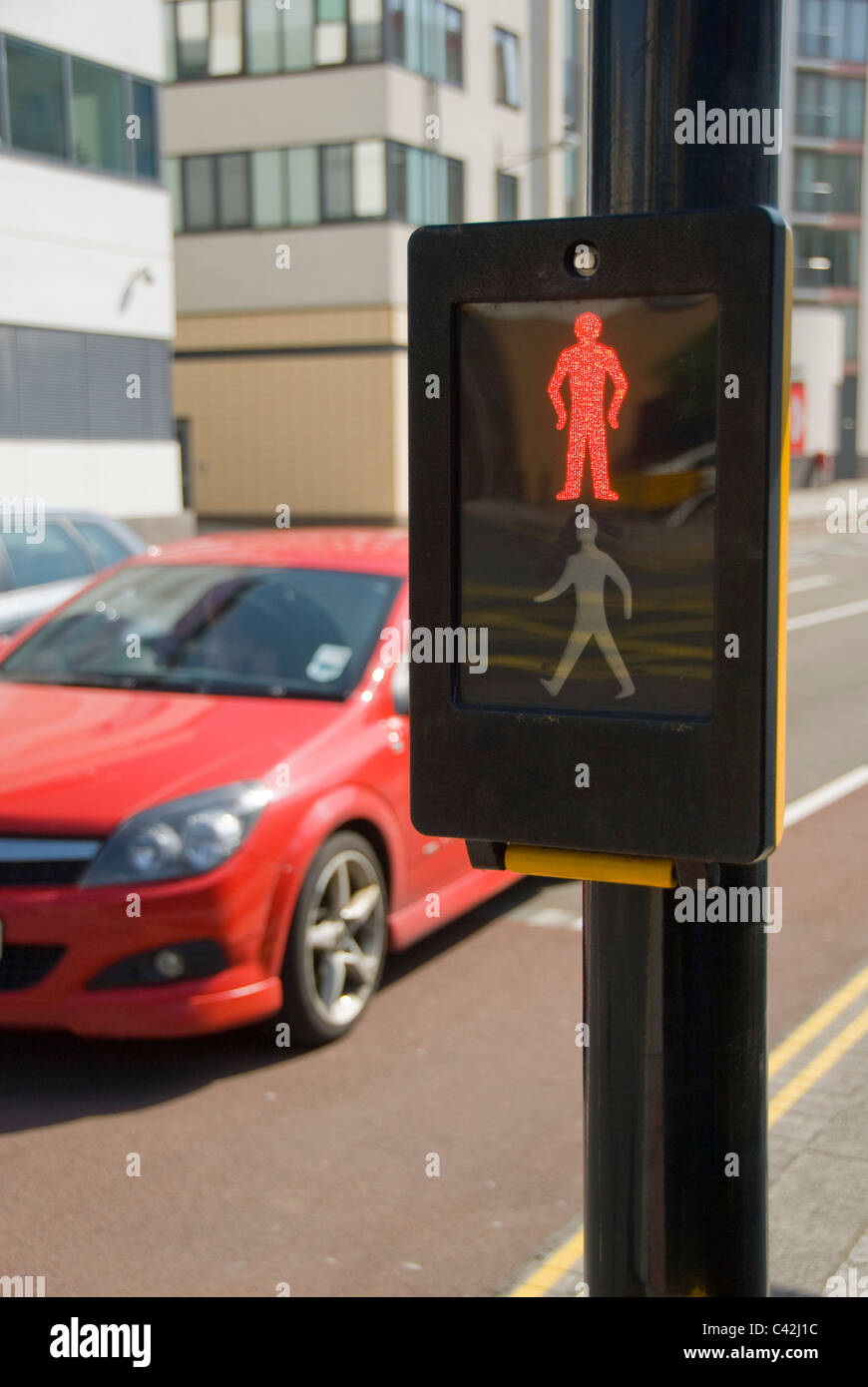 Red light traffic signal uk hi-res stock photography and images - Alamy