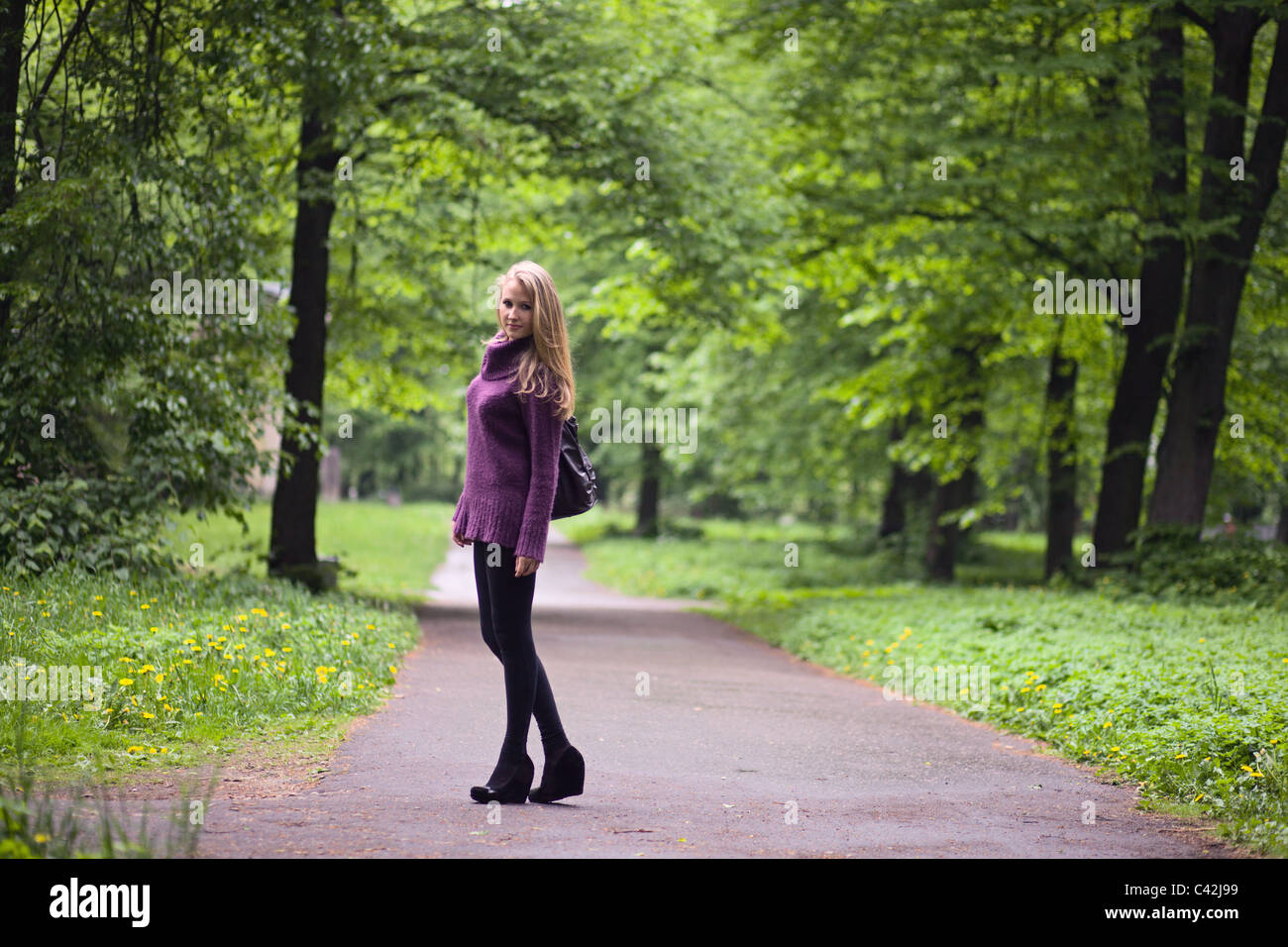 The young woman in park Stock Photo - Alamy