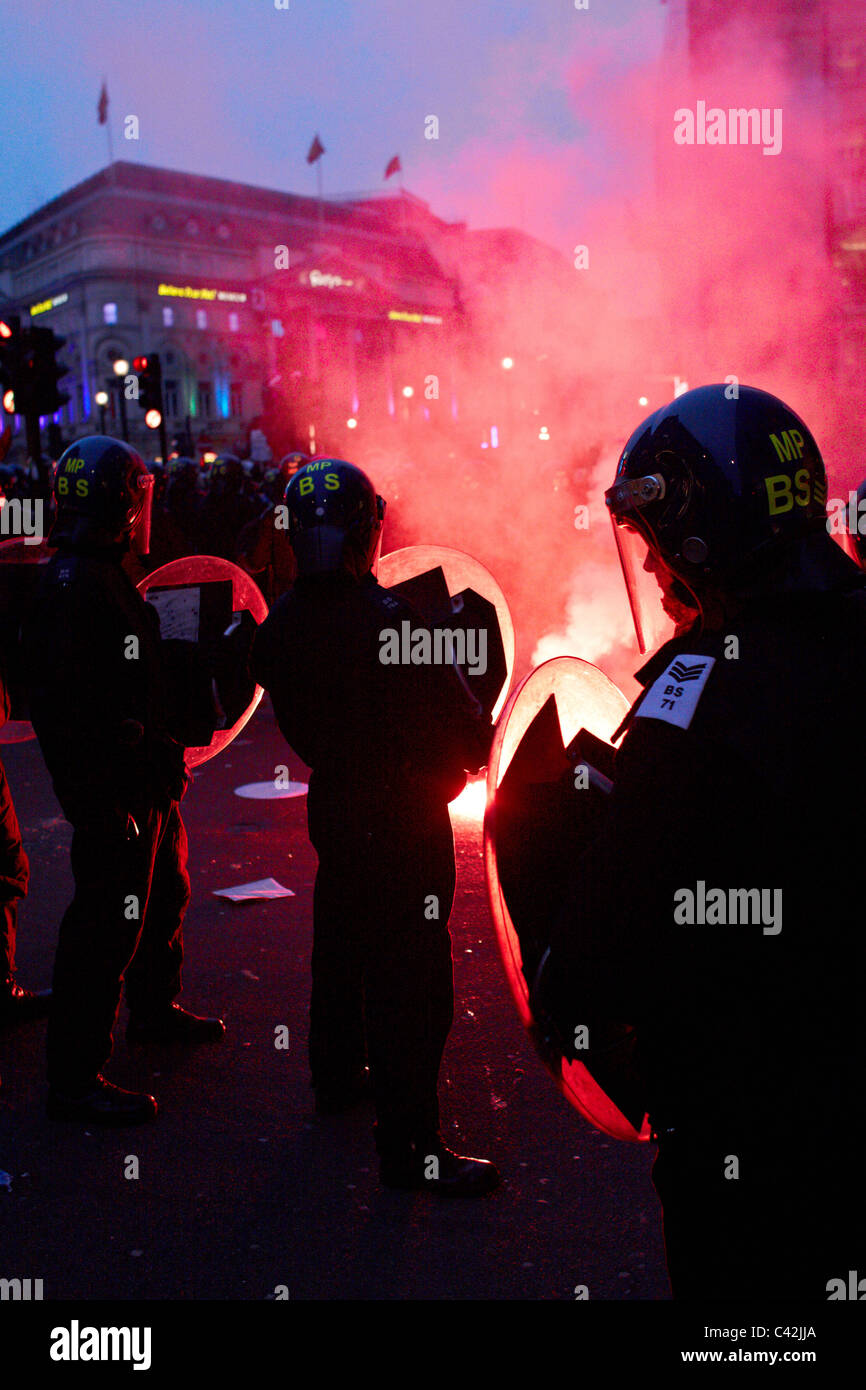 Riot policeman hi-res stock photography and images - Alamy