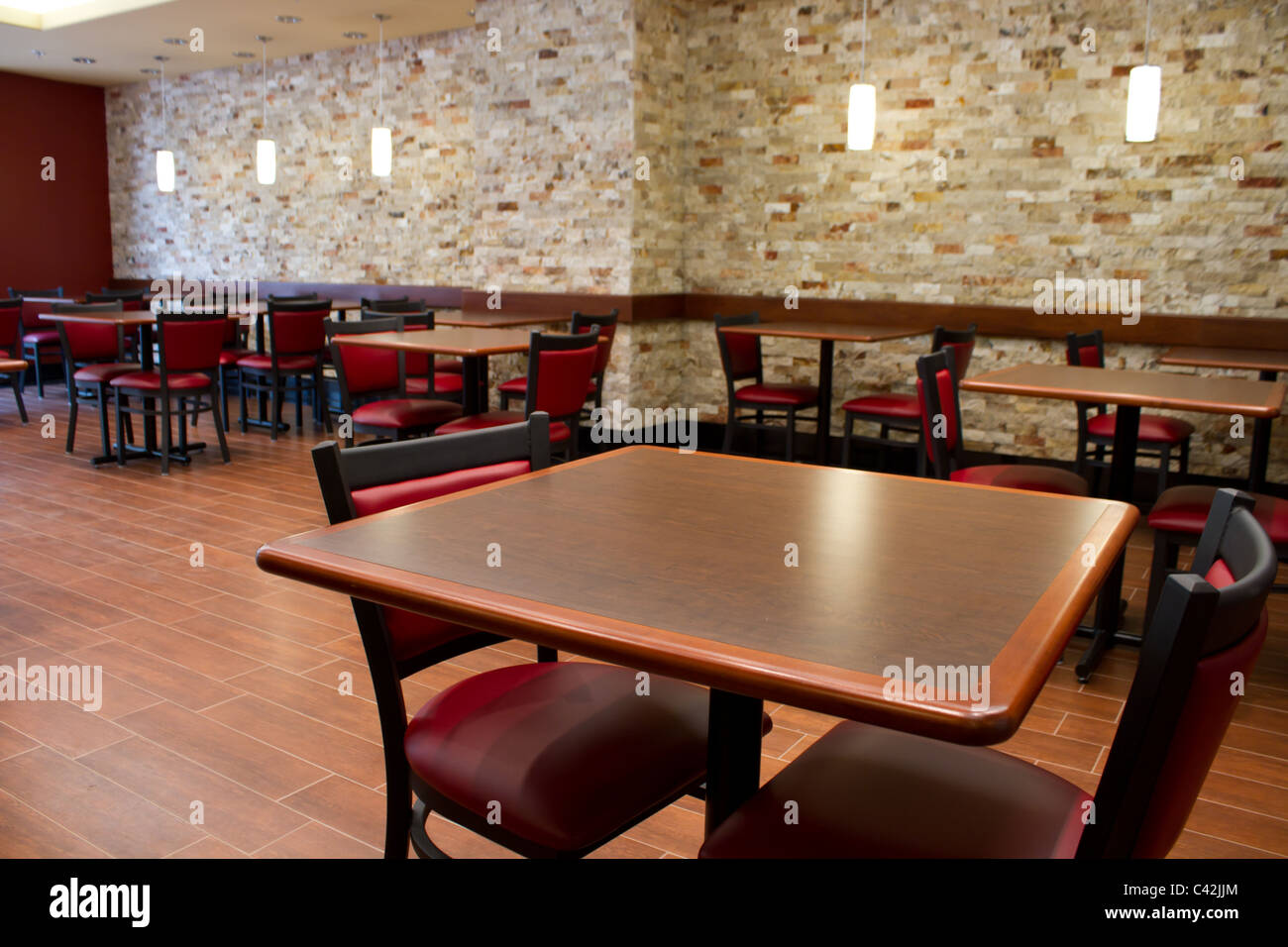 Empty restaurant hi-res stock photography and images - Alamy