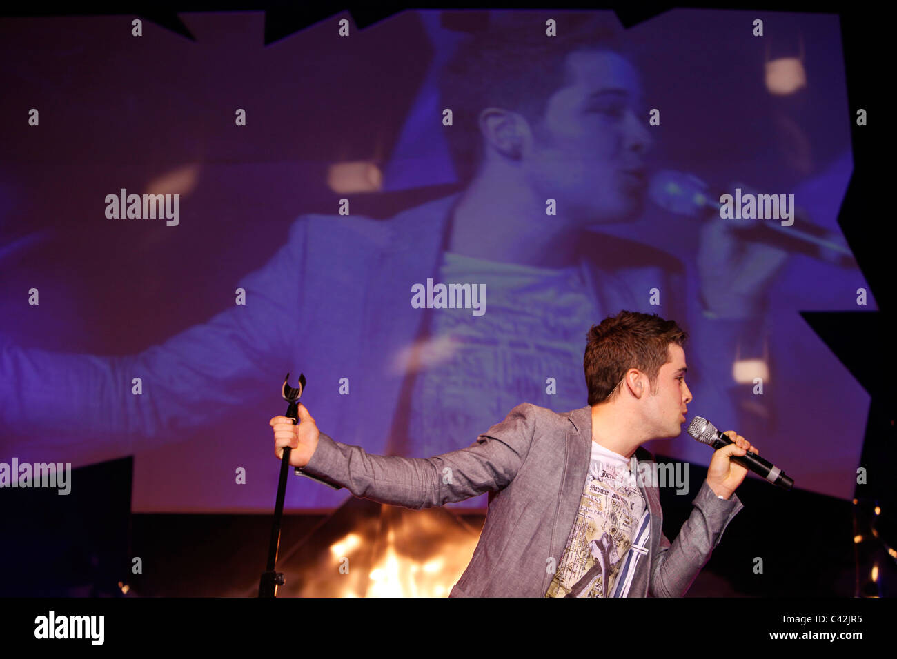 2009 X Factor winner Joe McElderry sings on stage at Glasgow's 'Glam in ...