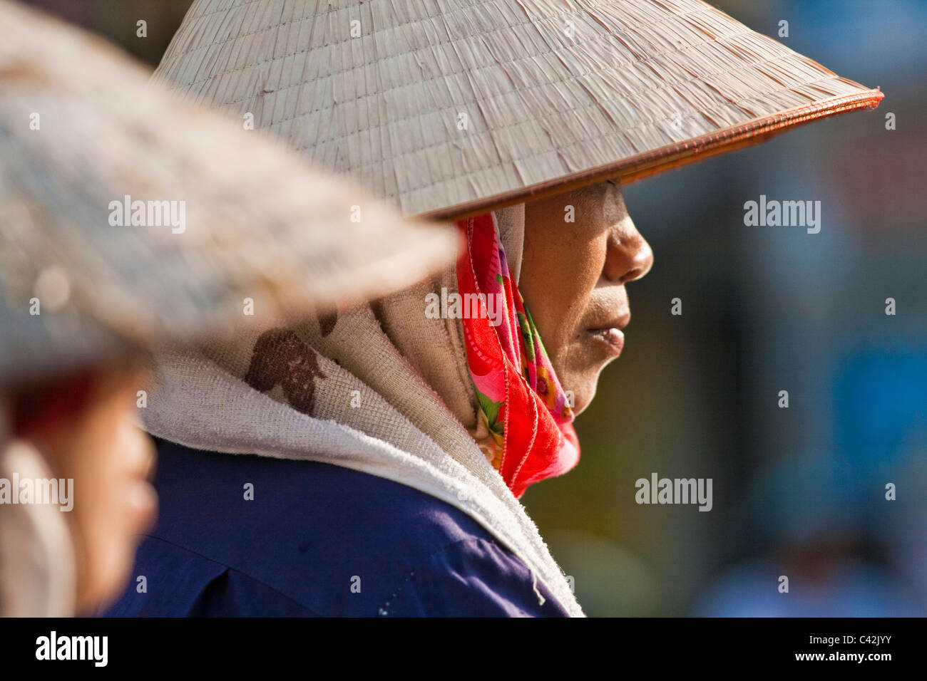 Non la conical hat hi-res stock photography and images - Alamy