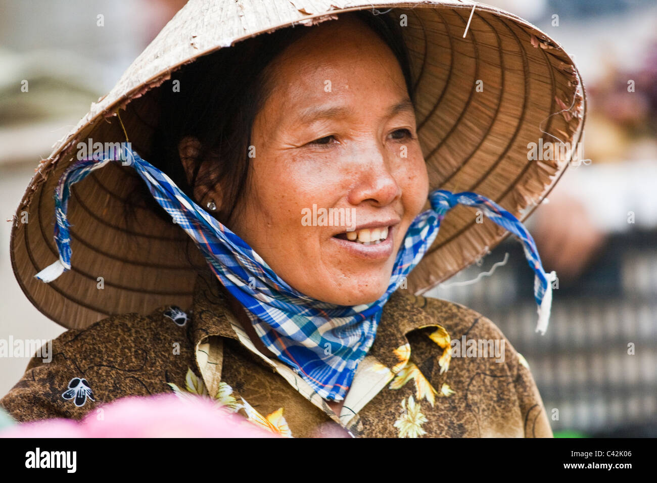 Market woman with conical hat hi-res stock photography and images - Alamy
