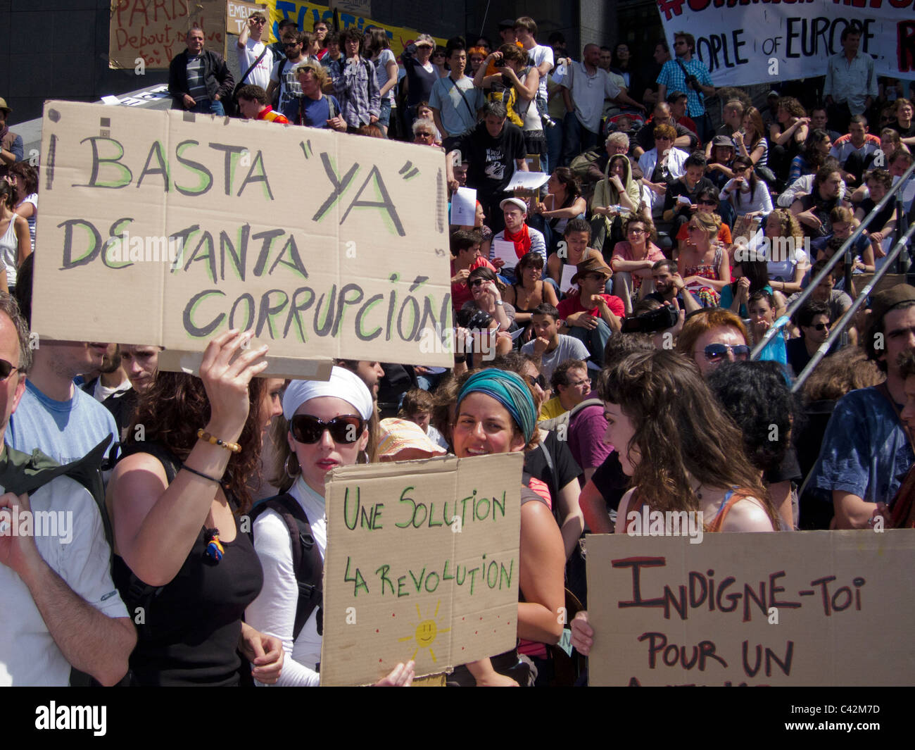 Protest signs in spanish hi-res stock photography and images - Alamy