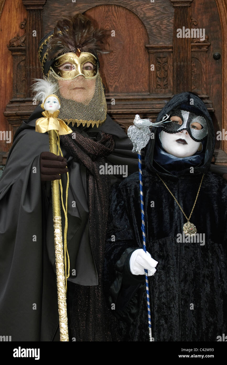 Venetian Carnival Mask - A portrait of one of the most beautiful masks ...