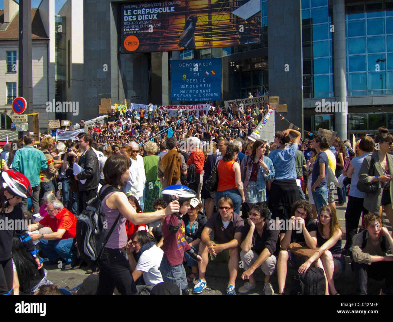 People demonstrating people hi-res stock photography and images - Alamy
