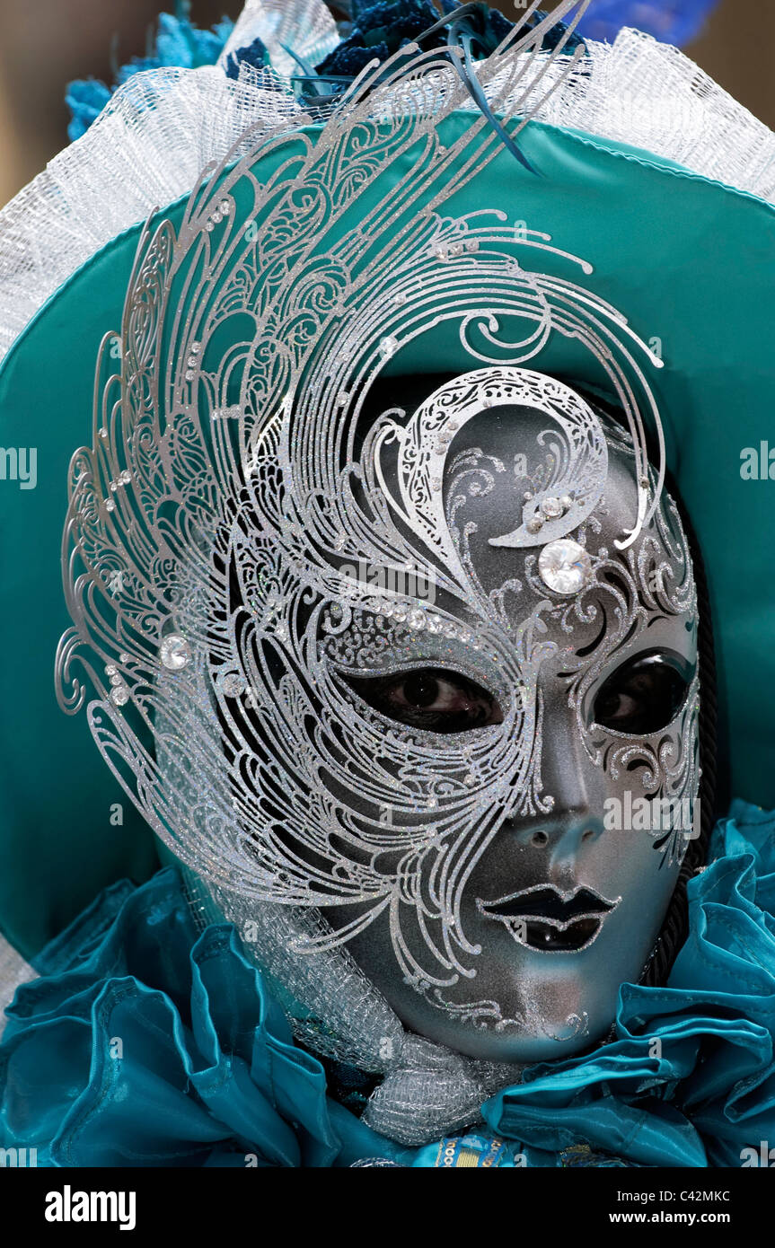 Venetian Carnival Mask - A portrait of one of the most beautiful masks ...