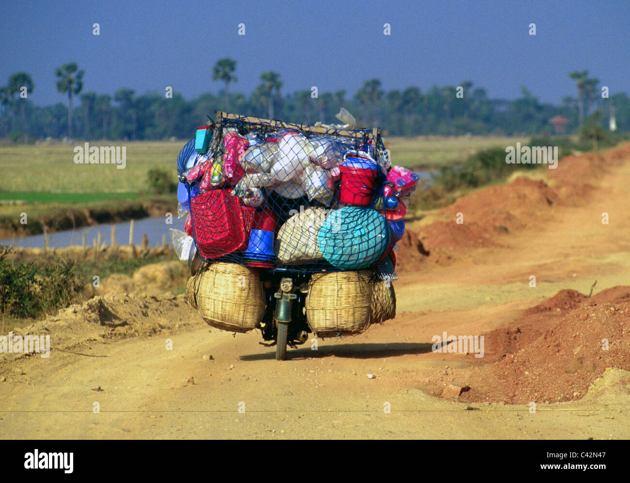 Traveling tinker hi-res stock photography and images - Alamy