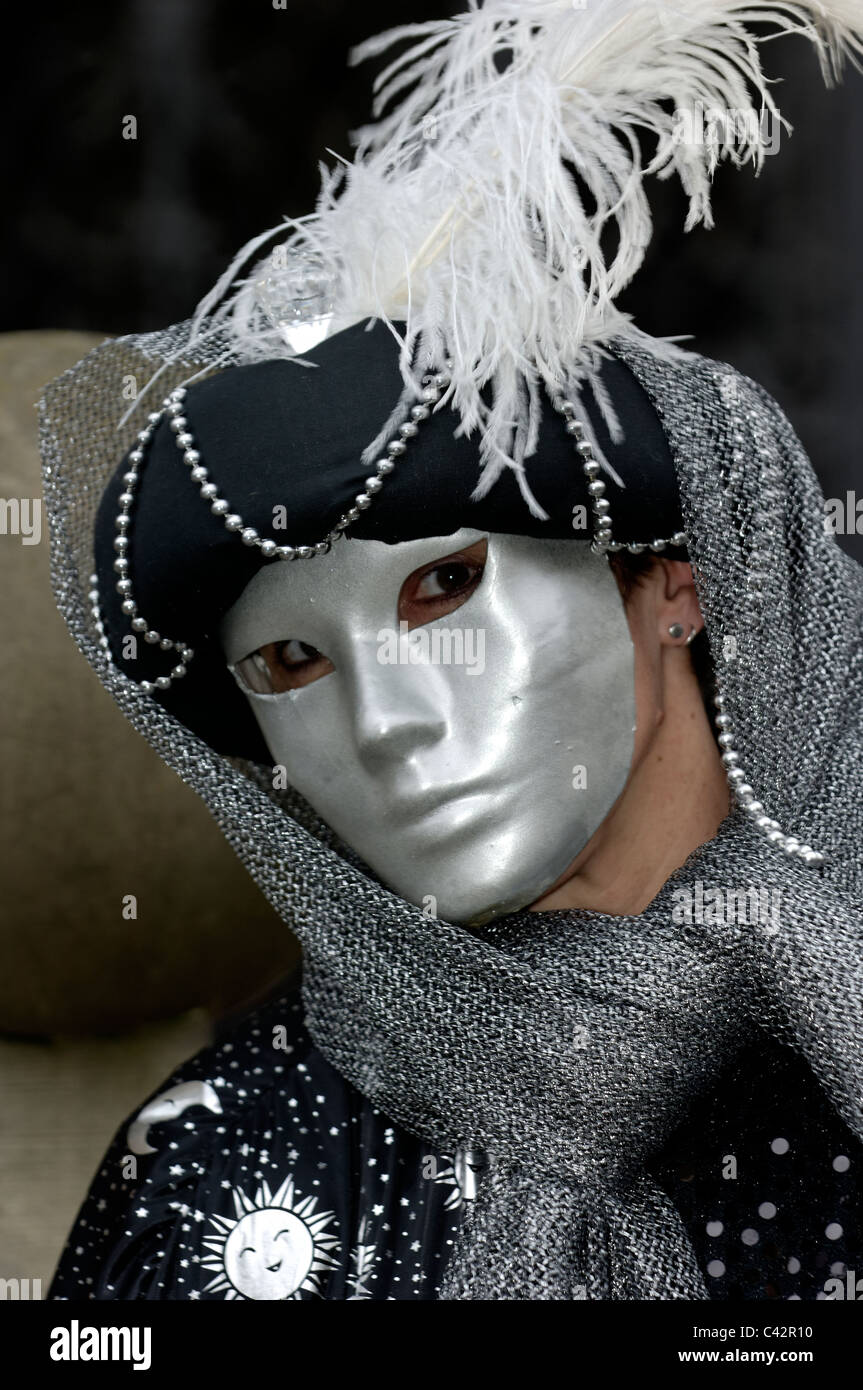 Venetian Carnival Mask - A portrait of one of the most beautiful masks ...