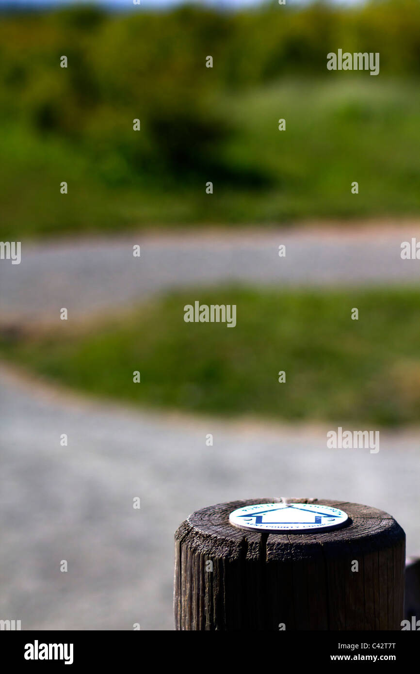 Rural footpath sign hi-res stock photography and images - Alamy