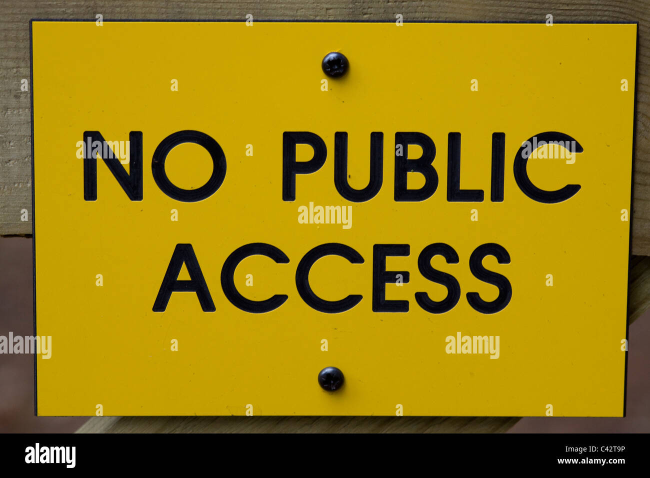 Sign fixed on gate hi-res stock photography and images - Alamy