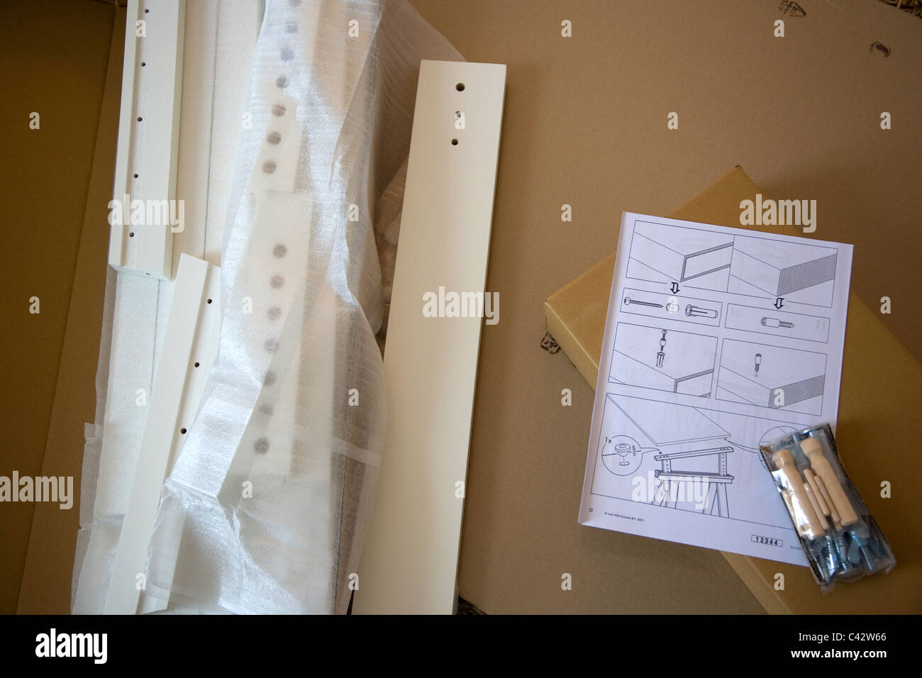 Flatpack instructions hi-res stock photography and images - Alamy
