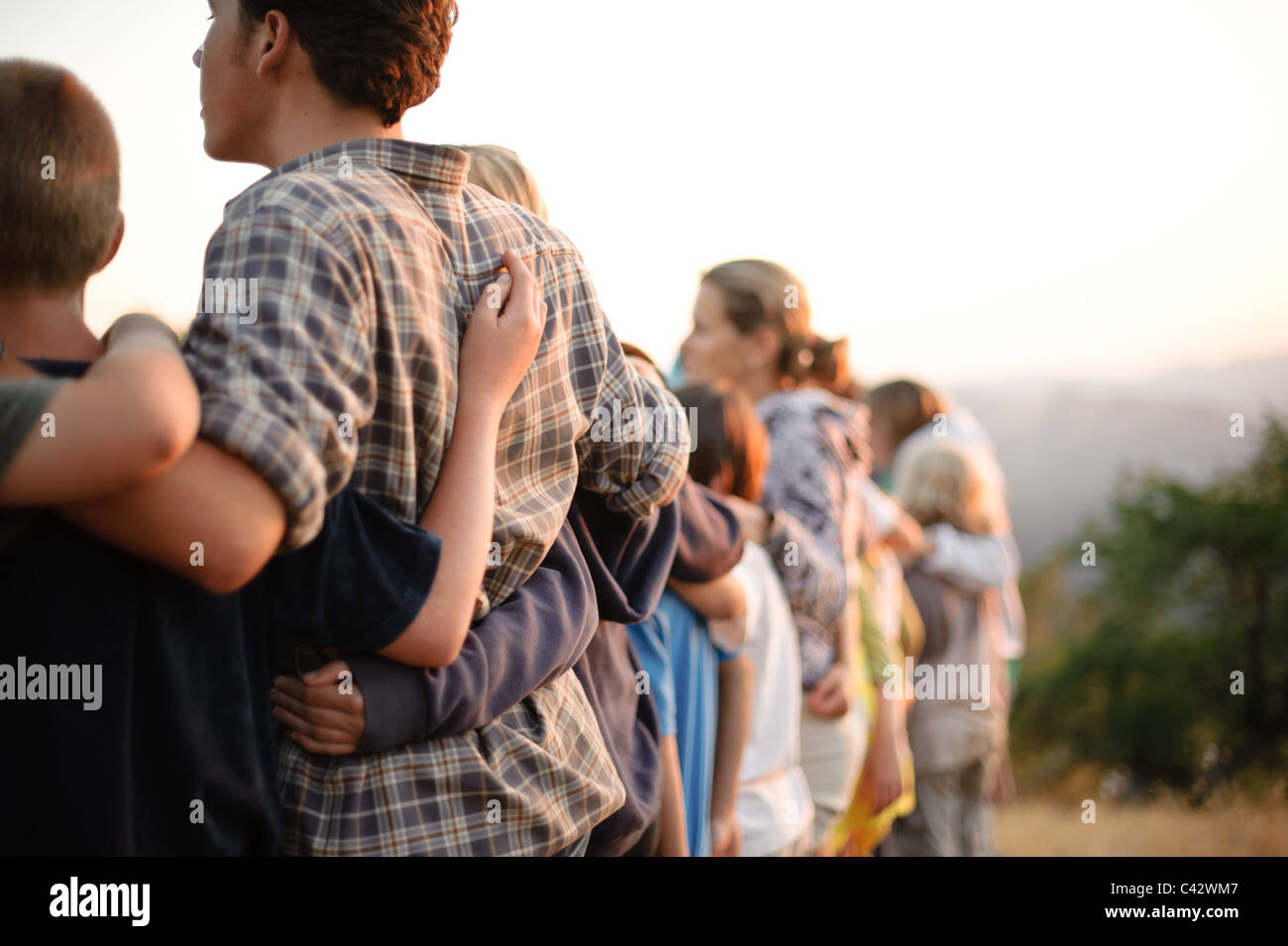 Friends with arms linked hi-res stock photography and images - Alamy