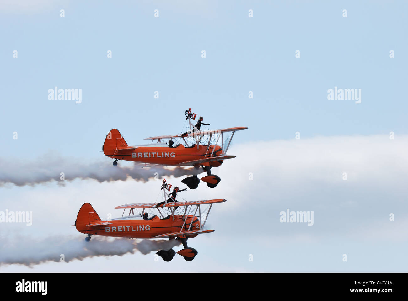 Pair of acrobatic planes hi-res stock photography and images - Alamy